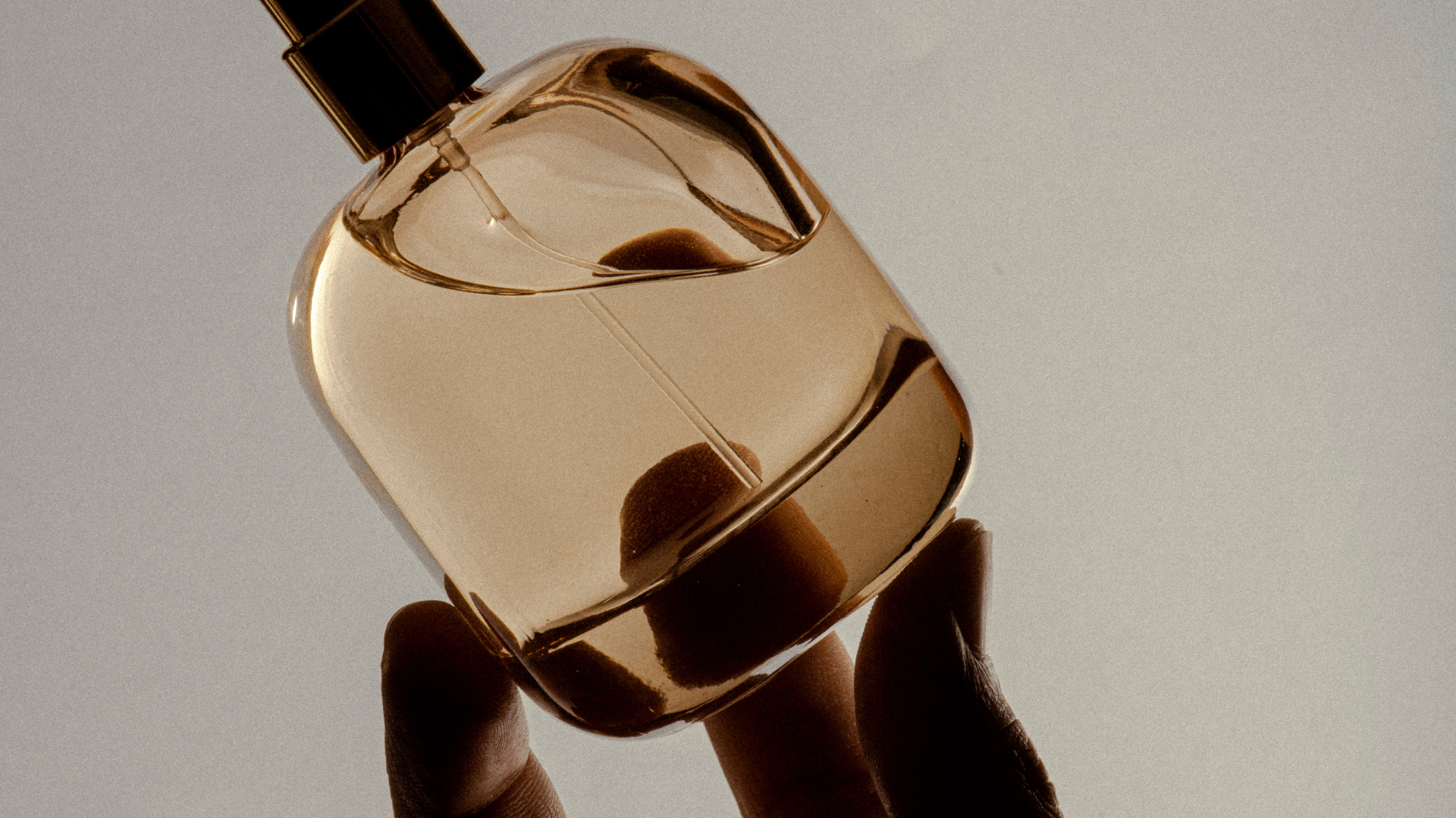 Perfume Discoloration: Uncovering The Science Behind Perfume’s Transfo ...